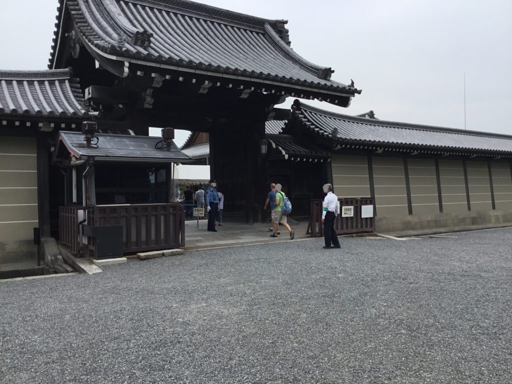 Seeing “Takamikura” at Shishinden in a Visit to Kyoto Gosho